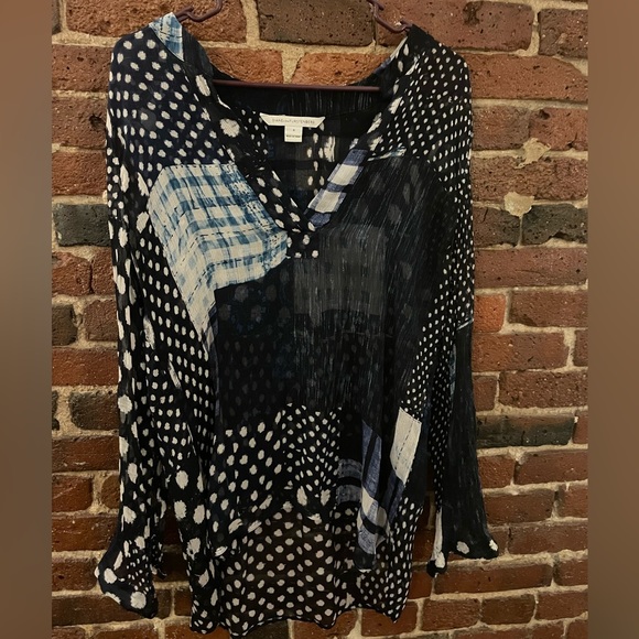 Diane Von Furstenberg | Tops | Dvf Esti Silk Blouse Size 8 Excellent ...